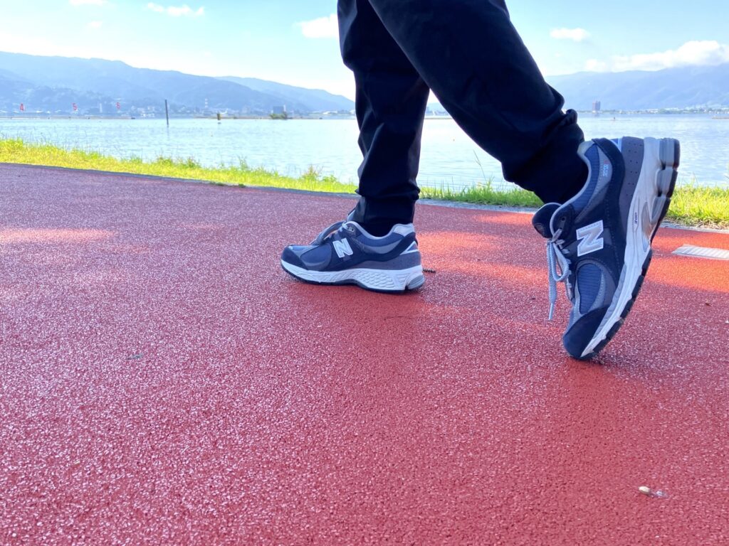 シンプルかつスタイリッシュなデザインで日常使いからスポーツシーンまで大活躍なニューバランスの人気シューズ＆アパレルをチェック！ - monopra（モノプラ）